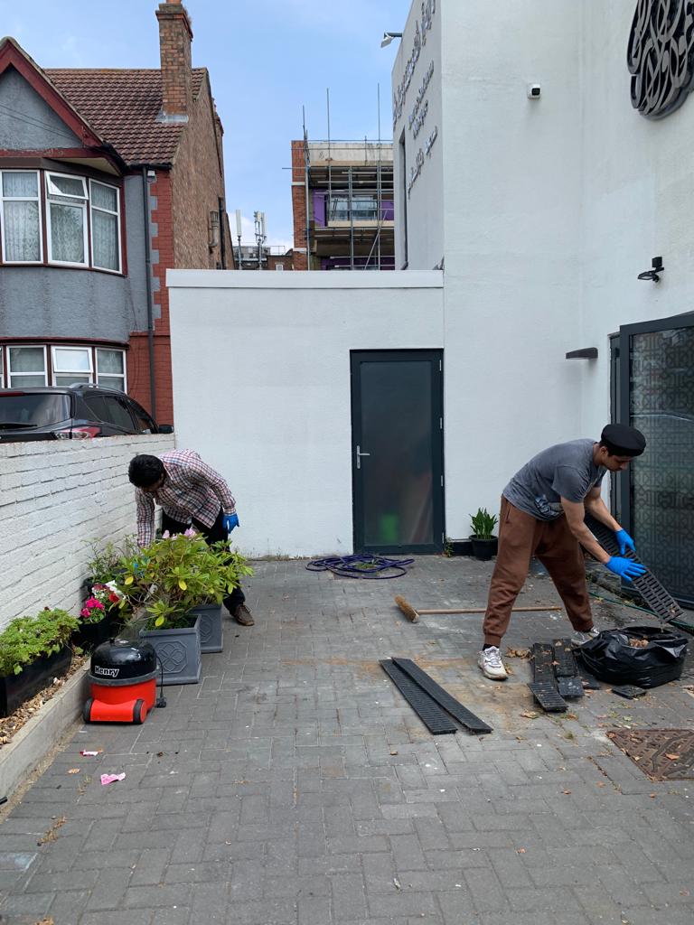 Southall Mosque Clean Up - MKA UK