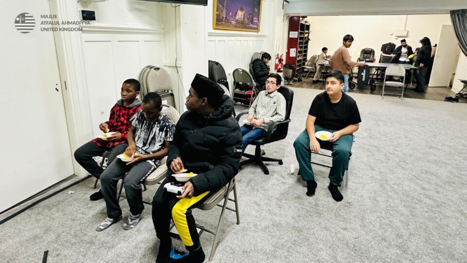 Atfal Night Held at Baitur Rahman Mosque, Glasgow | Scotland - MKA UK